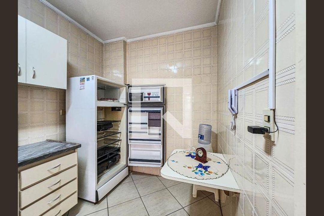 Apartamento com 2 quartos e mobiliado, 75 m² em Balneário Guarujá ...