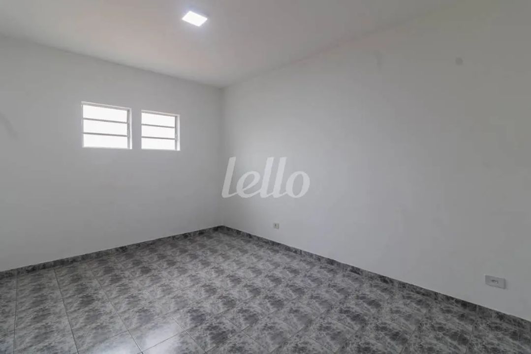 Casa Comercial com 3 quartos e com armário de cozinha, 100 m² em ...