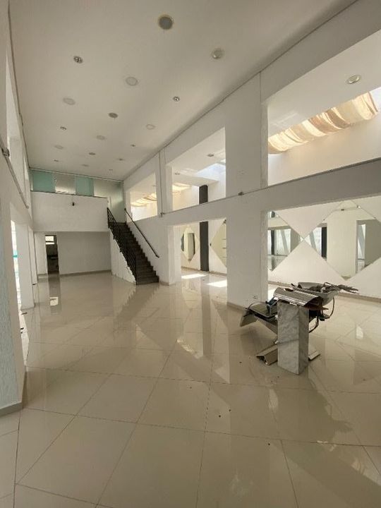 Loja / Salão / Ponto Comercial com escritório, 250 m² em Jardim, Santo ...