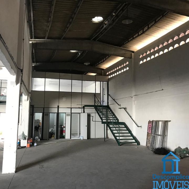 Galpão / Depósito / Armazém com 1 quarto e com depósito privativo, 720 ...