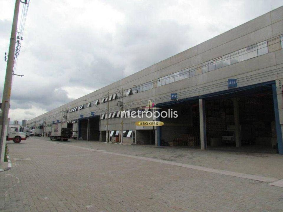 Galpão / Depósito / Armazém com cozinha, 1025 m² em Piraporinha ...