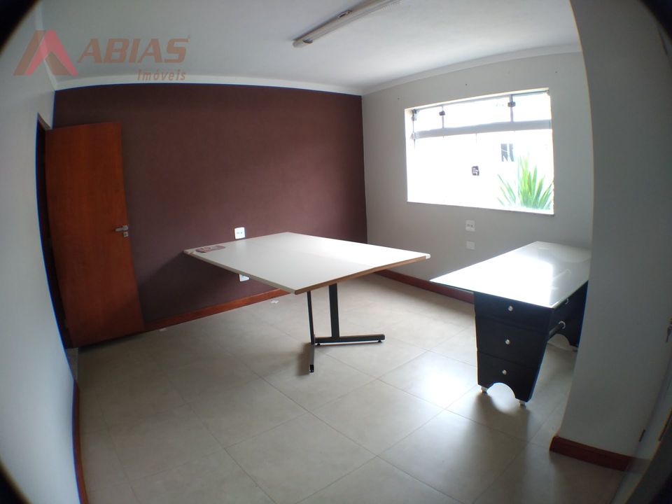 Casa Comercial com 5 quartos e com varanda gourmet, 200 m² em Jardim ...